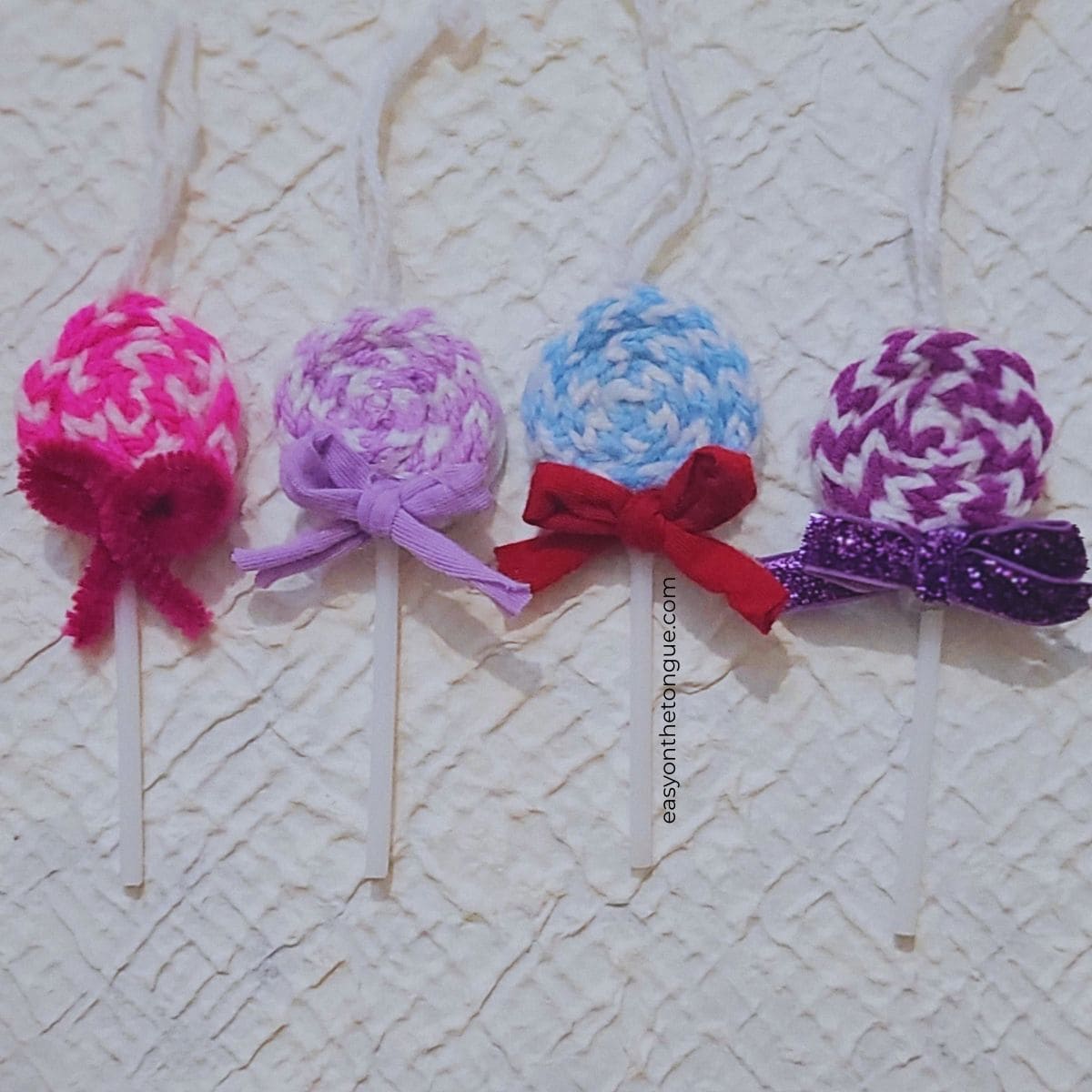 Easy And Quick i-cord crochet lollipop ornament (from scraps)